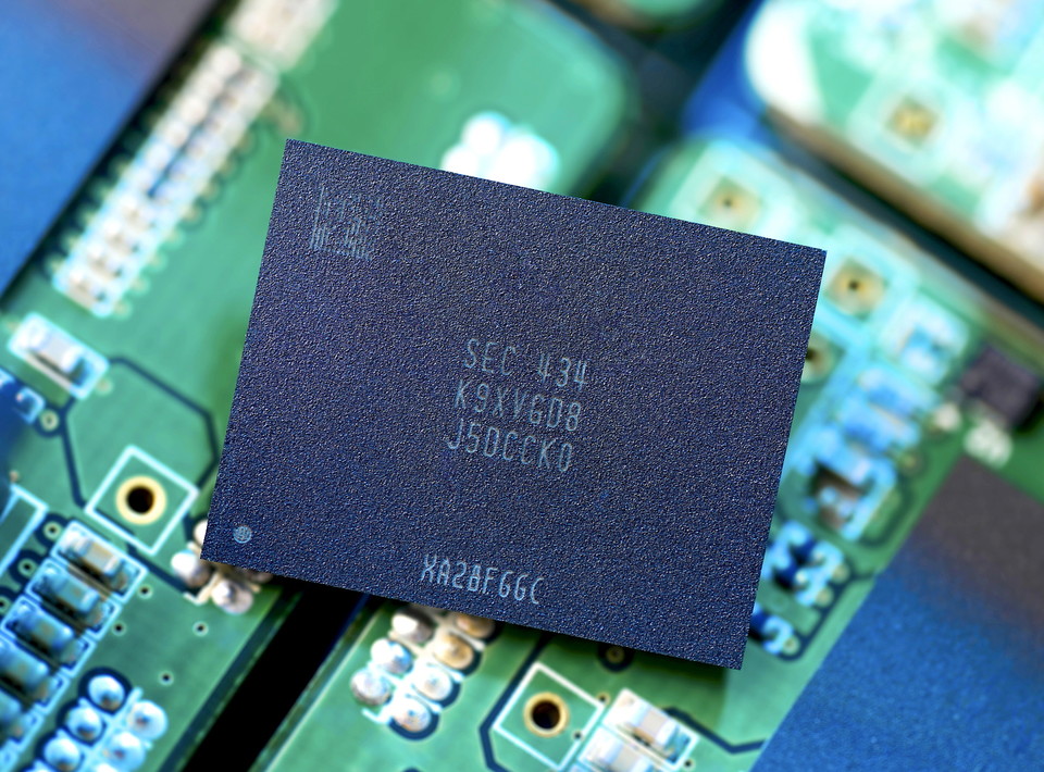 삼성전자, 업계 최초 ‘QLC 9세대 V낸드’ 양산...인공지능 이슈로 기인한 수요 충족