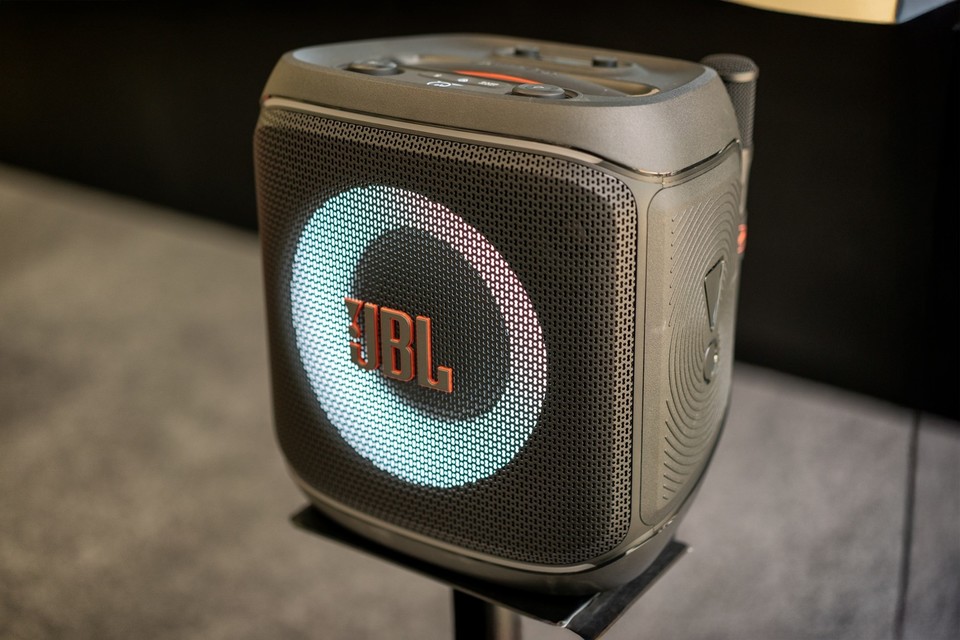 JBL,독점적인 'AI 사운드 부스트' 적용된 JBL 프로 사운드로 더욱 풍부하고 선명한 사운드 성능 선사